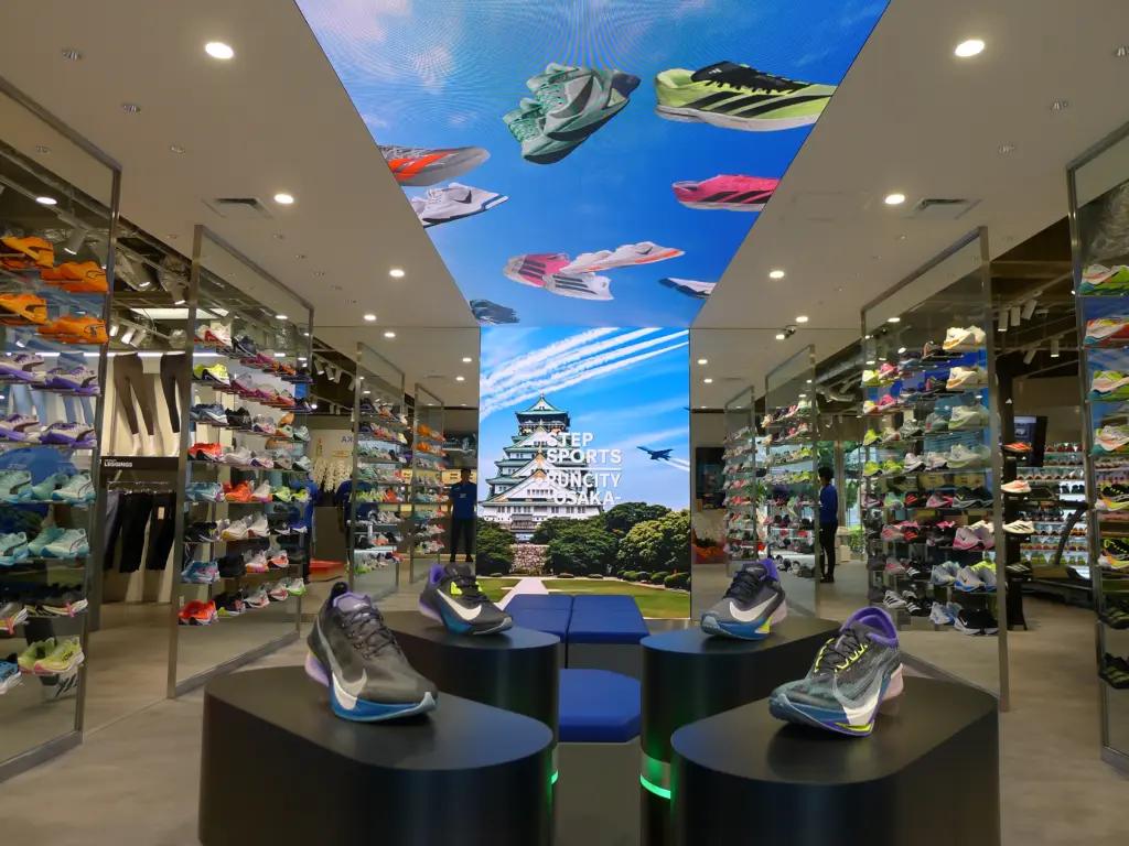 京橋に〝ランナーの聖地〟誕生 体験型ランニング専門店「ステップスポーツランシティ大阪」オープン | 週刊大阪日日新聞